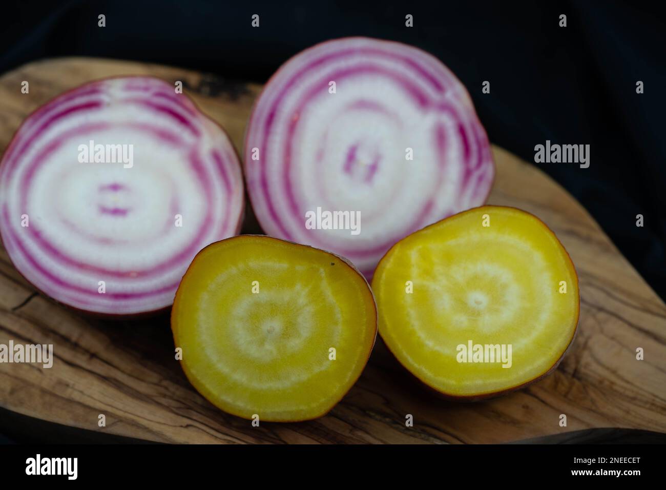 bete vulgaris freshly harvested and sliced beets Stock Photo - Alamy