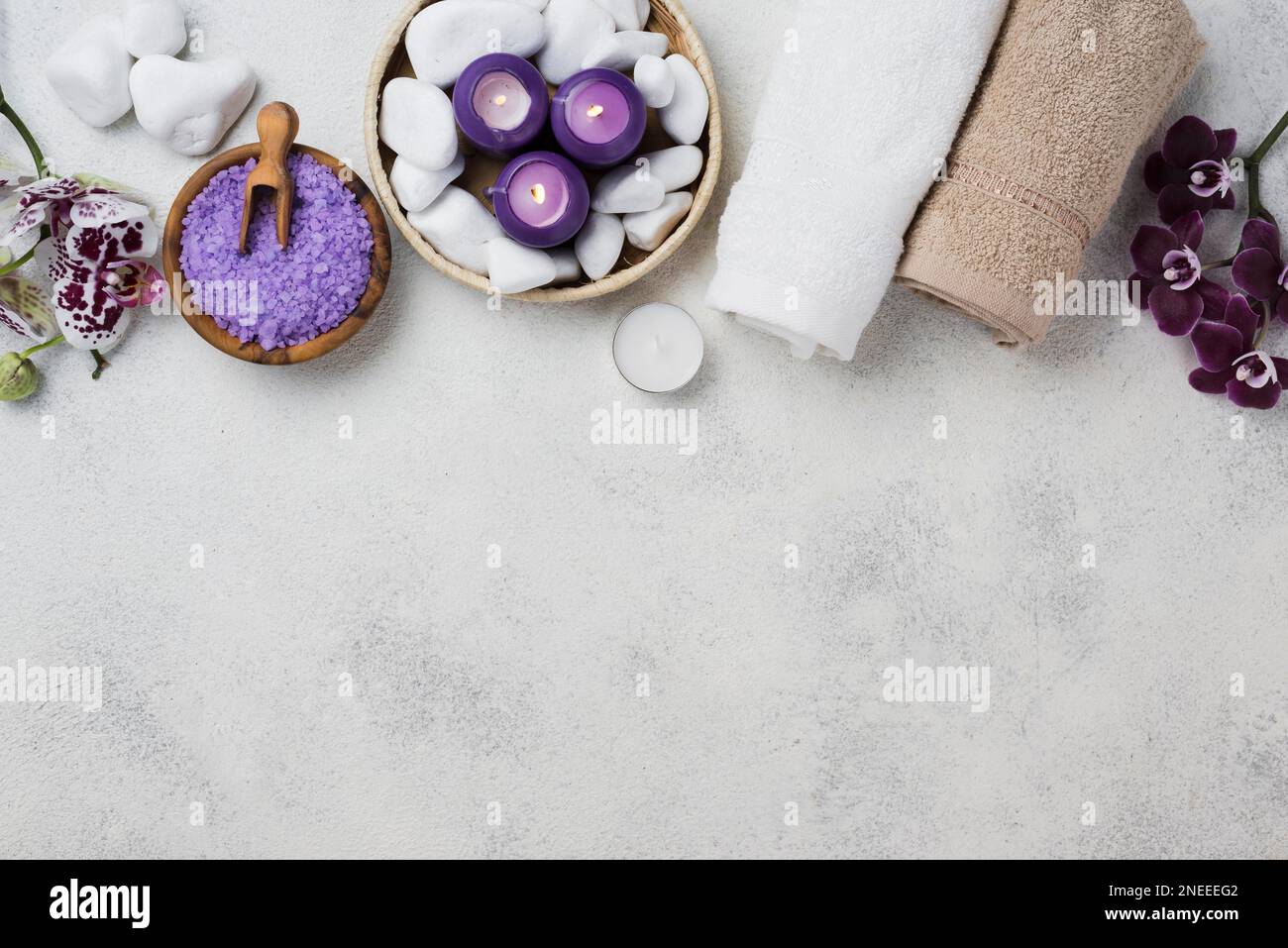 top view spa towels candles with copy space. Beautiful photo Stock ...