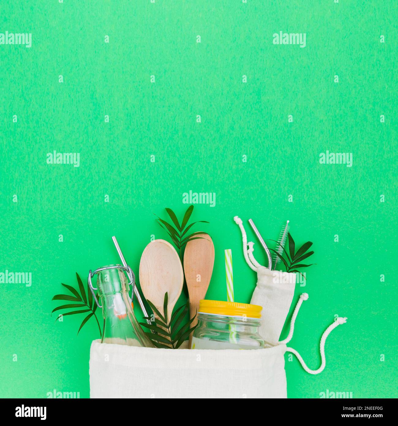 Reusable box hi-res stock photography and images - Alamy