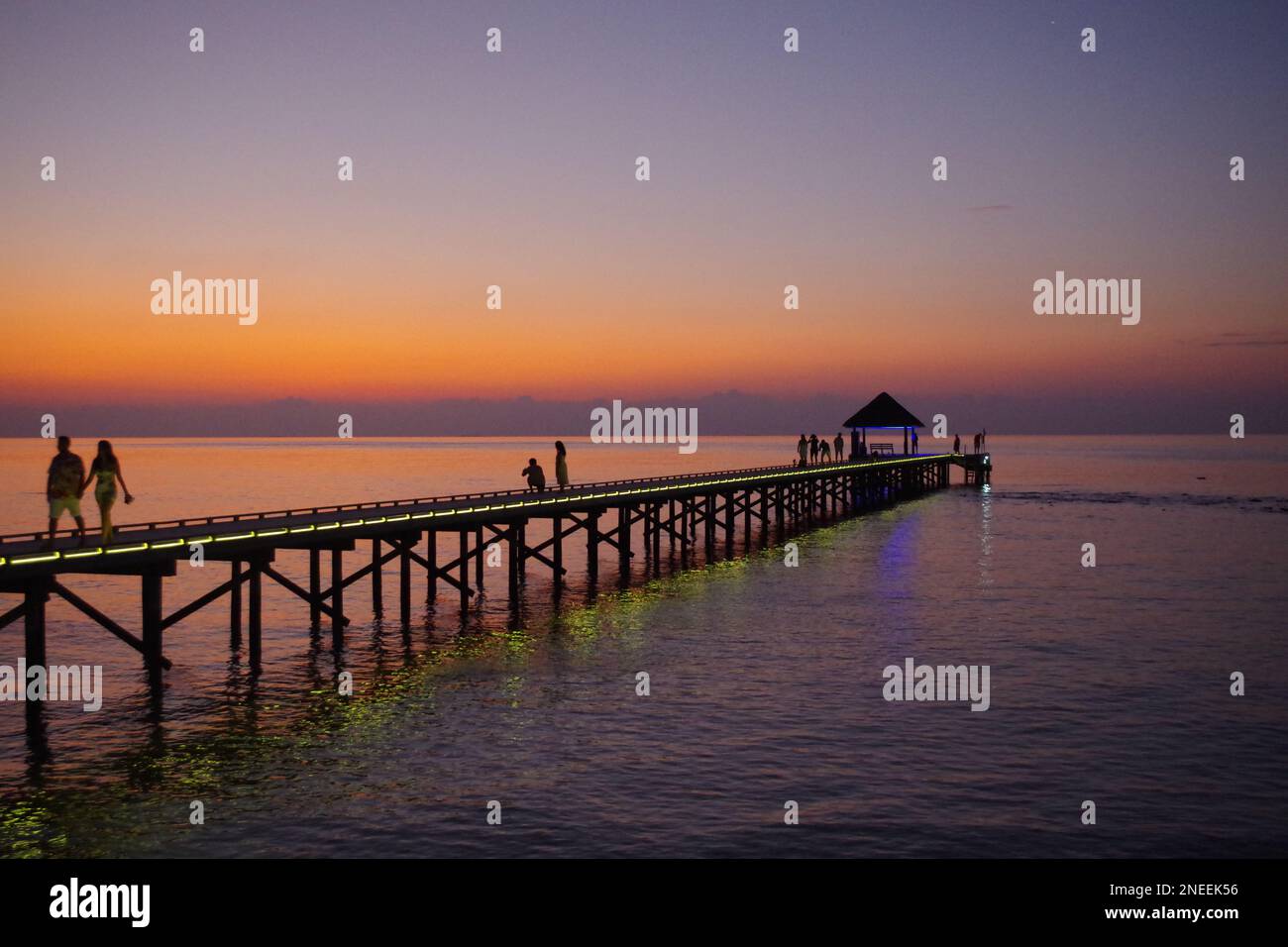 Luxury holiday resort sunset pier hi-res stock photography and images ...