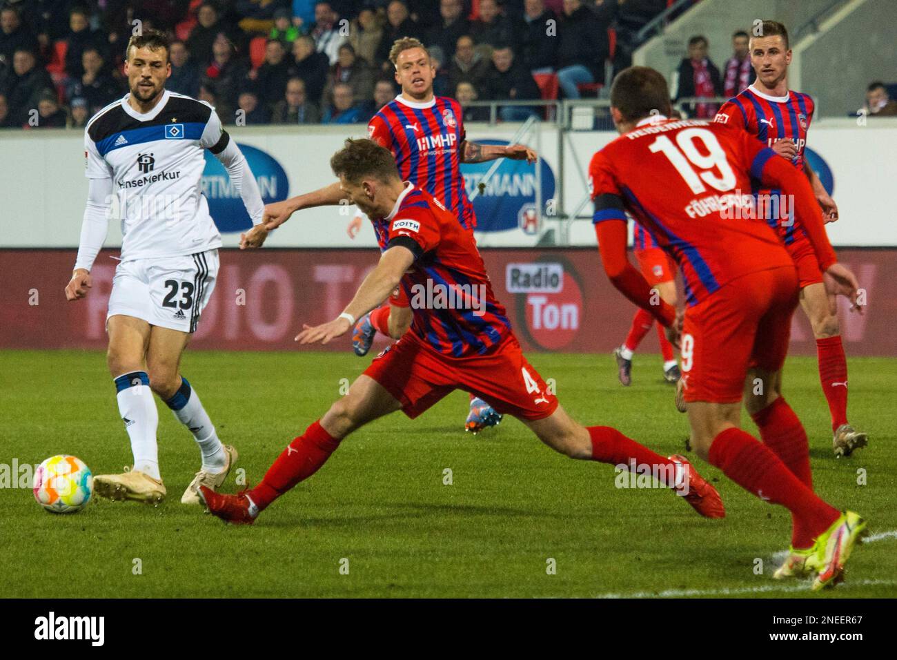 Jonas meffert hamburger sv hi-res stock photography and images - Alamy