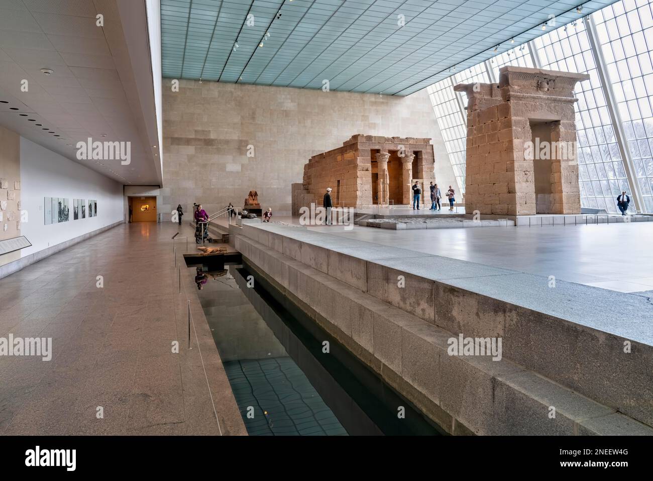 New York. Manhattan. The Metropolitan Museum MET. The temple of Dendur ...
