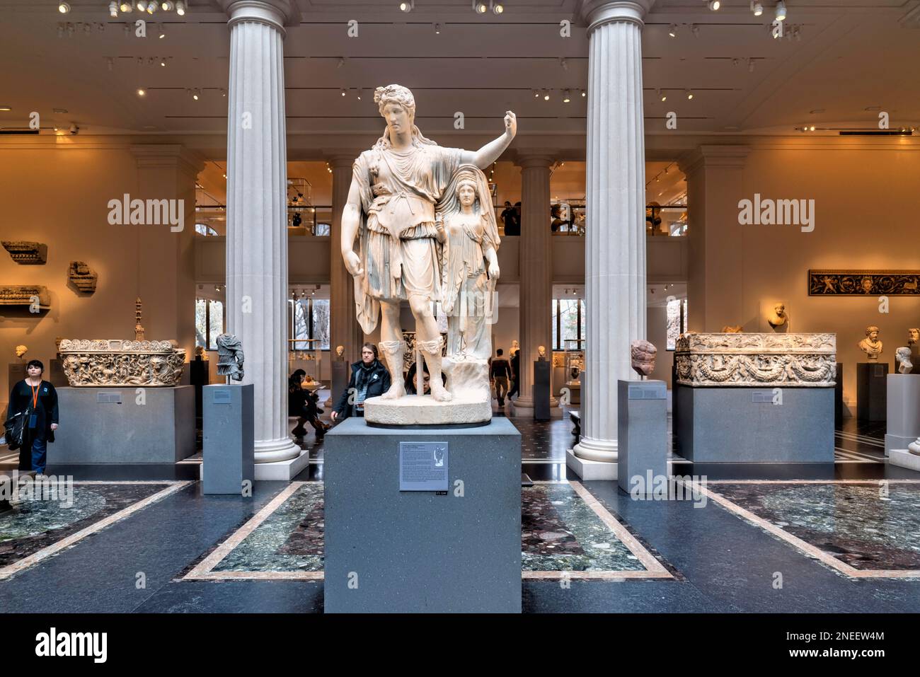 New York. Manhattan. The Metropolitan Museum MET. Greek and Roman Art Wing Stock Photo - Alamy