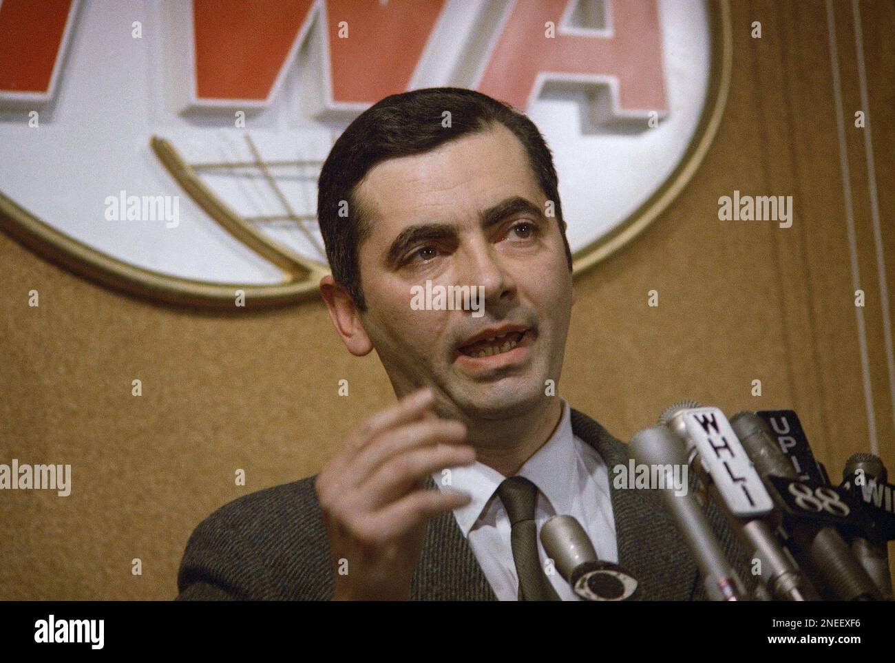 Rabbi Meir Kahane, leader of the Jewish Defense League on Feb. 25, 1971 ...