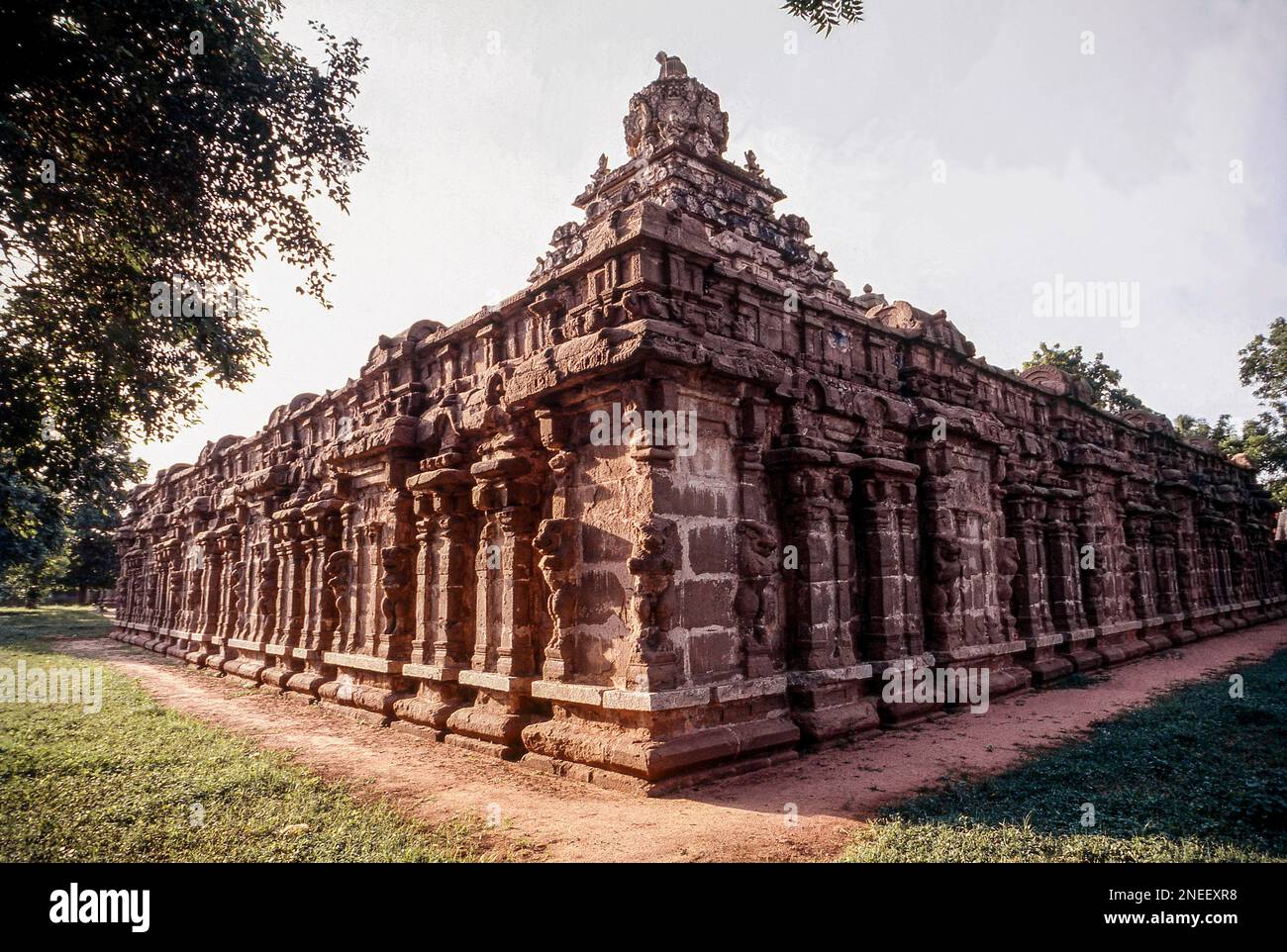 7th century Thiru Parameswara Vinnagaram or Vaikunta Perumal Temple in ...