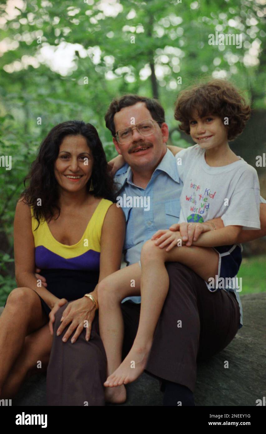 Terry Anderson poses with his wife Madeleine Bassil and daughter Sulome ...