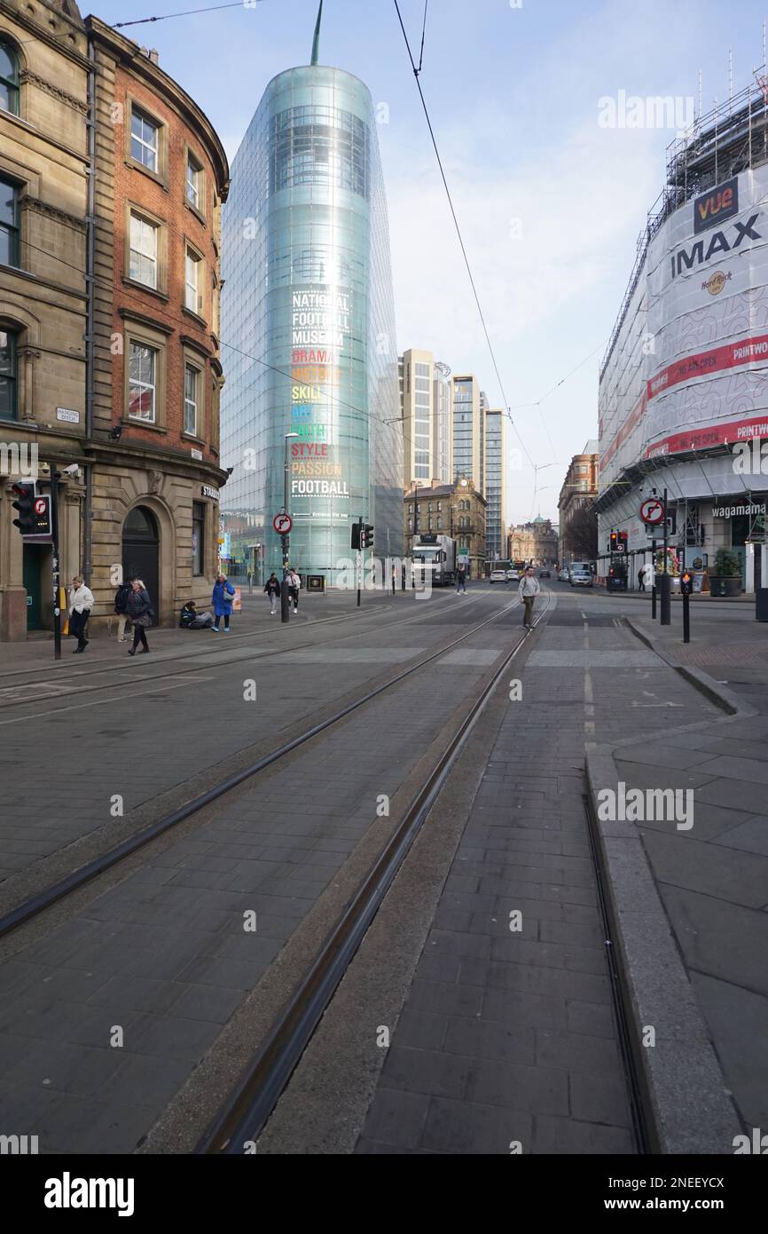 Cross street in manchester city hi-res stock photography and images - Alamy