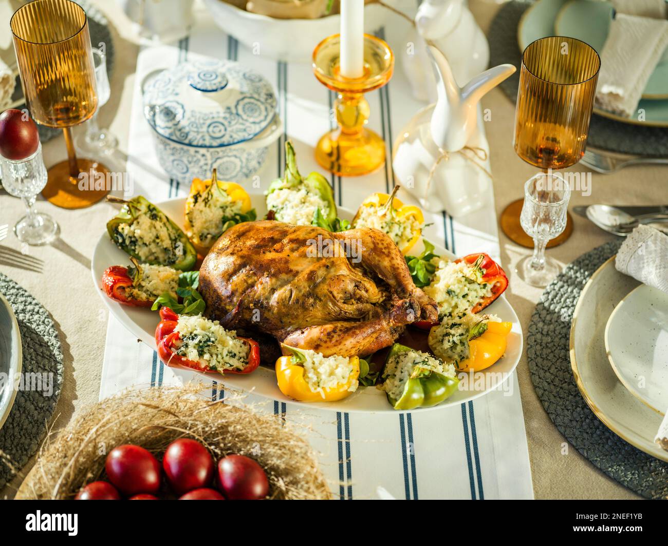 Family sunday lunch restaurant hi-res stock photography and images - Alamy