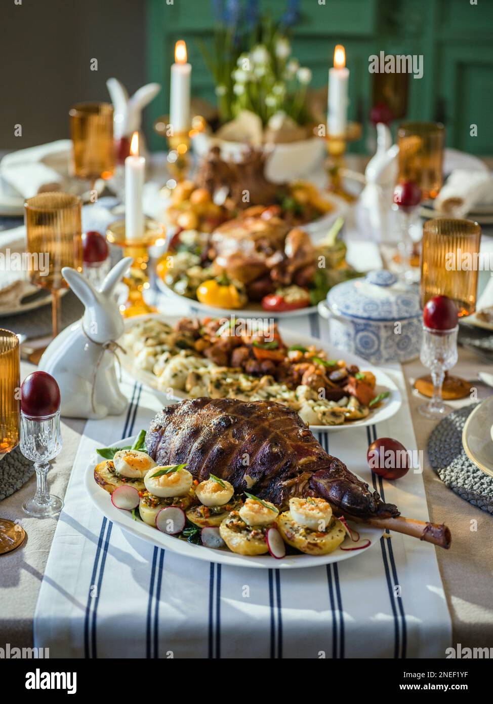 Sunday family lunch Stock Photo - Alamy