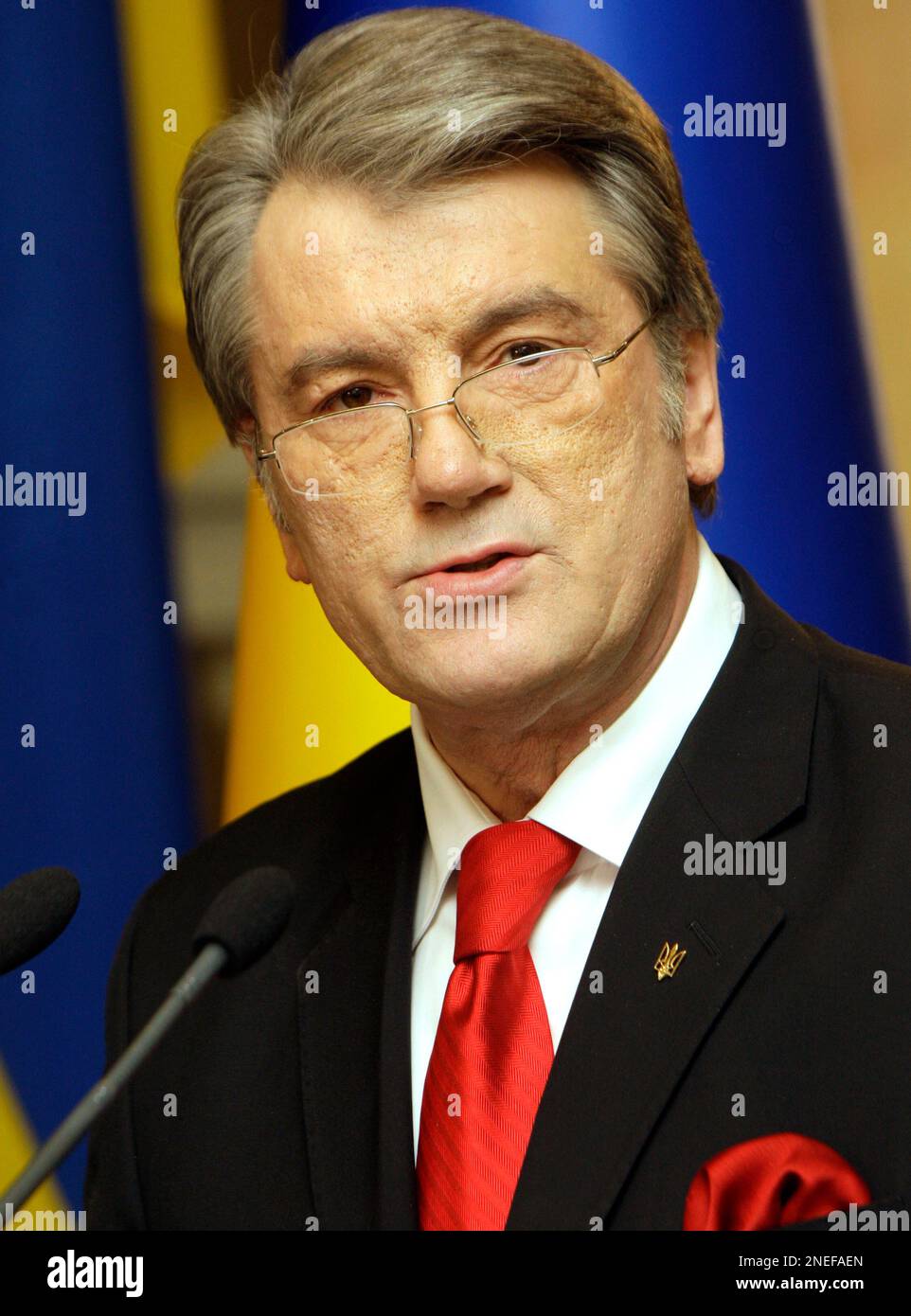 Ukrainian President Viktor Yushchenko speaks during his statement in ...