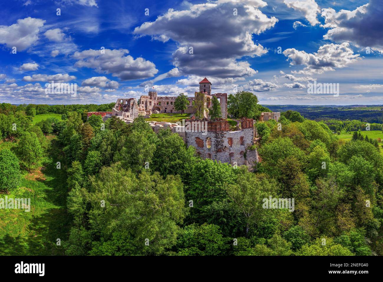 Trail of the Eagles' Nests - Tenczyn Castle in Rudno Stock Photo - Alamy