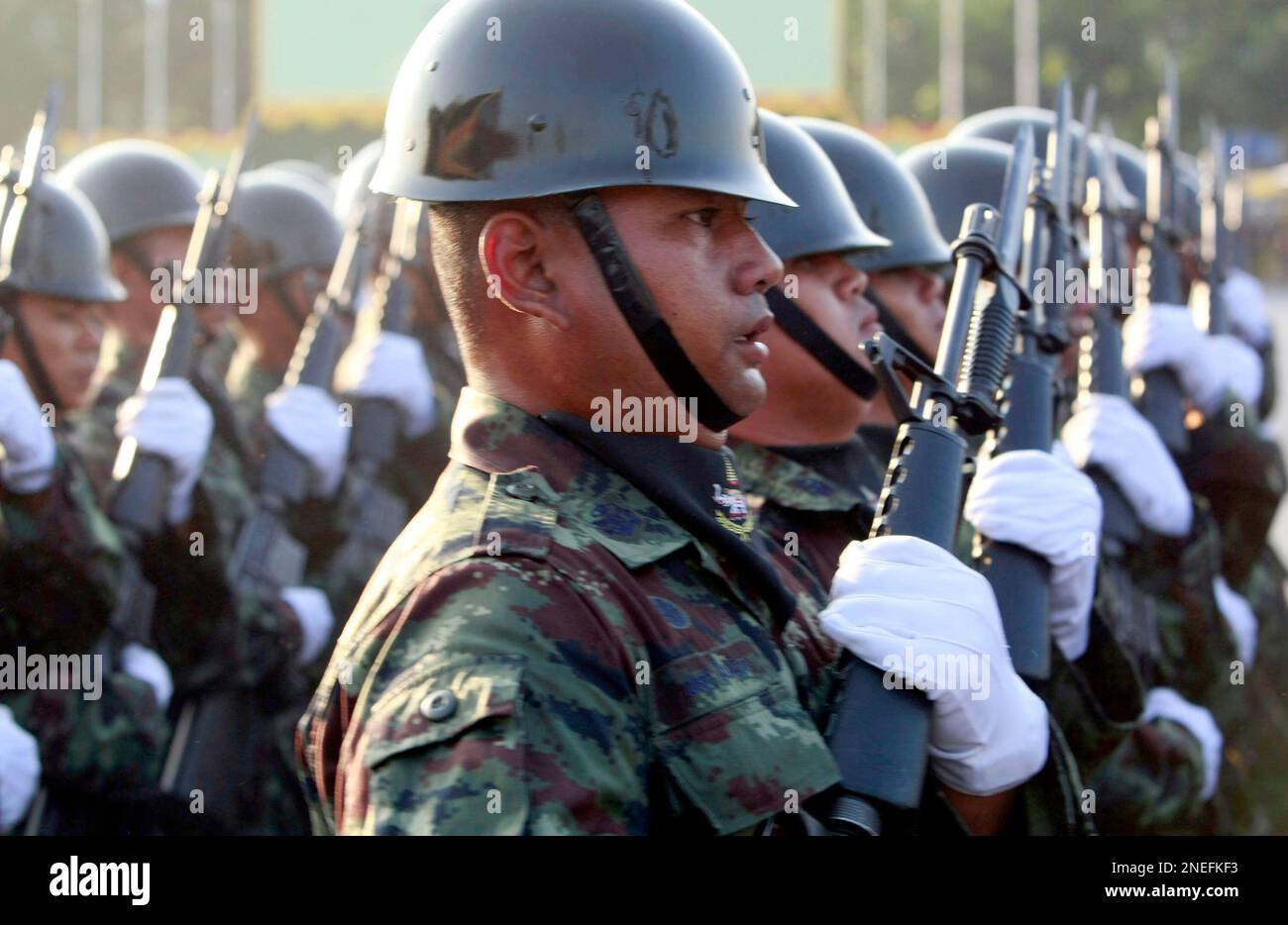 Thai soldiers march during a ceremony marking Thailand's Armed Forces ...