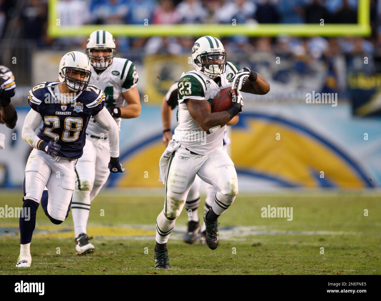 New York Jets Shonn Greene (23) runs for a touchdown during an NFL ...