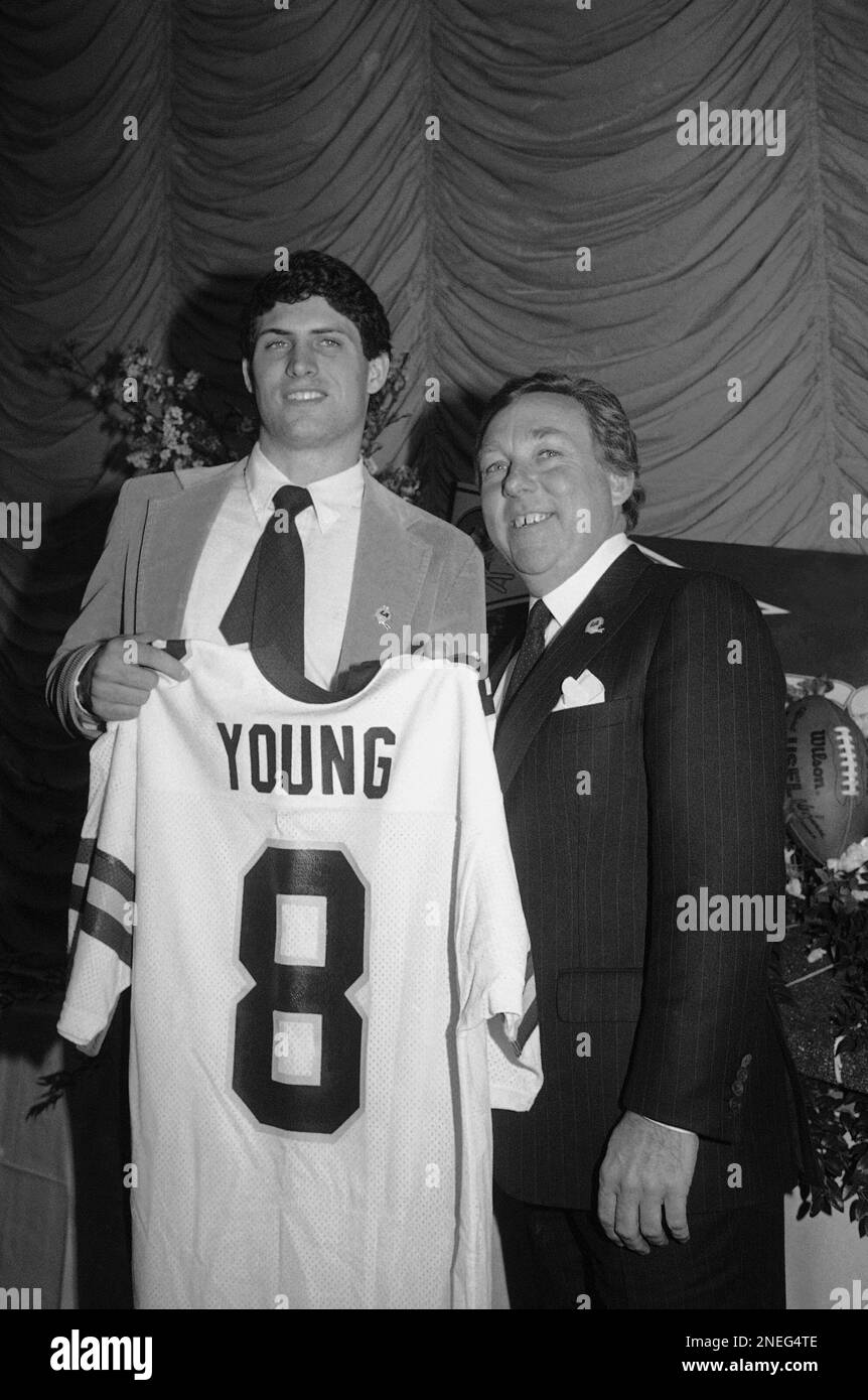 Professional sportsperson smiling holding standing looking away hi-res ...