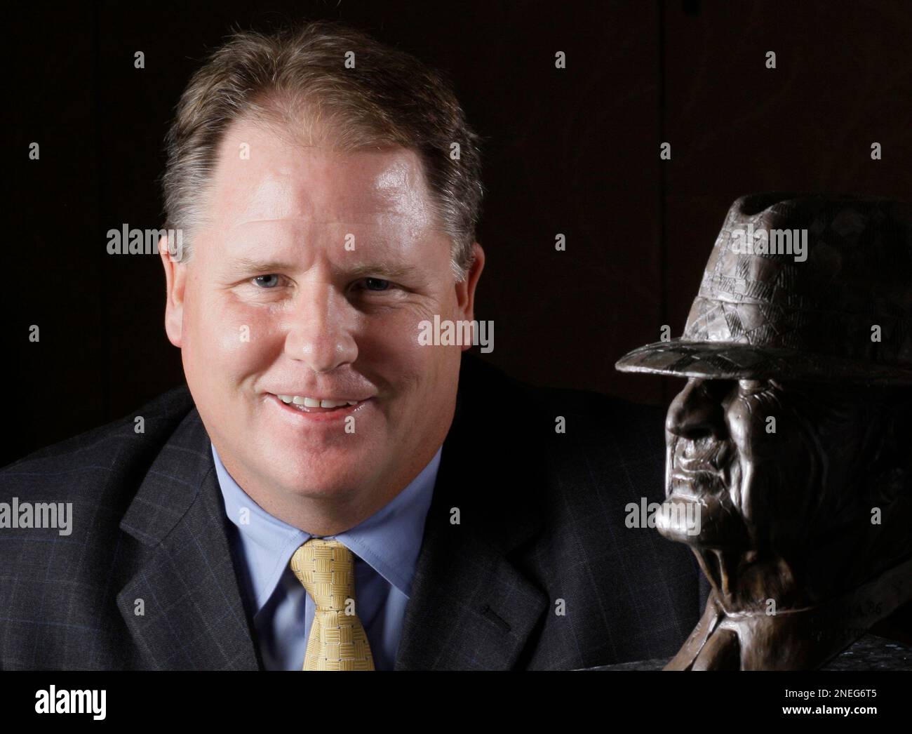 Ncaa football coach hi-res stock photography and images - Alamy