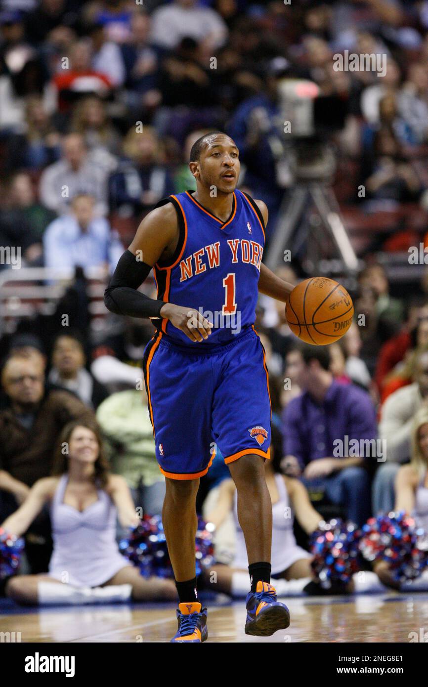 New York Knicks' Chris Duhon during an NBA basketball game against the ...