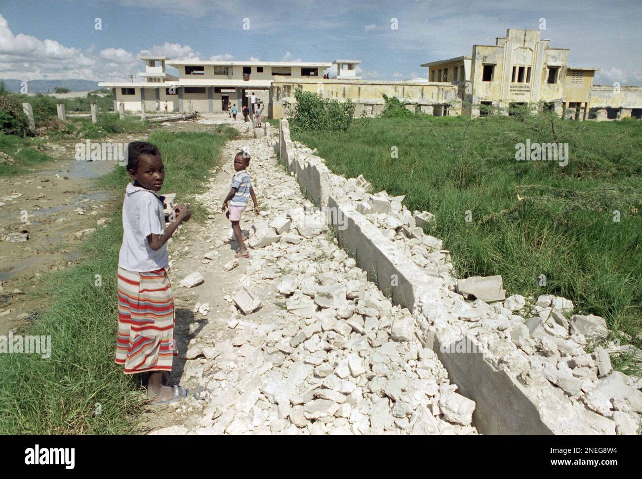 Haitian children make their way to Fort Dimanche in Port-au-Prince, Nov ...