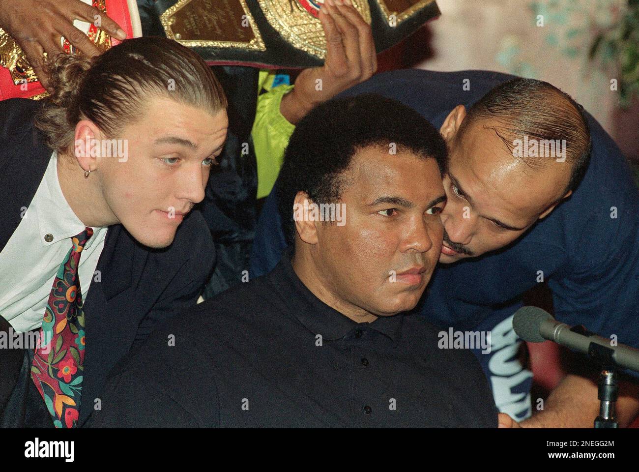 Norwegian boxer Ole Klemetsen, left, meets former world heavyweight ...
