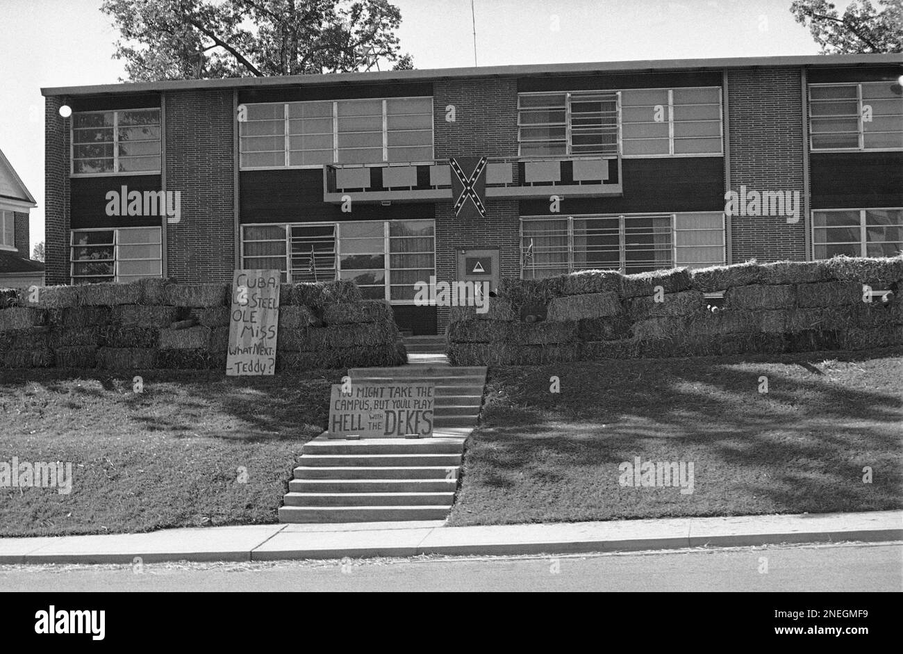 Fraternity house on the campus of Ole Miss at Oxford on Oct. 3, 1962 ...