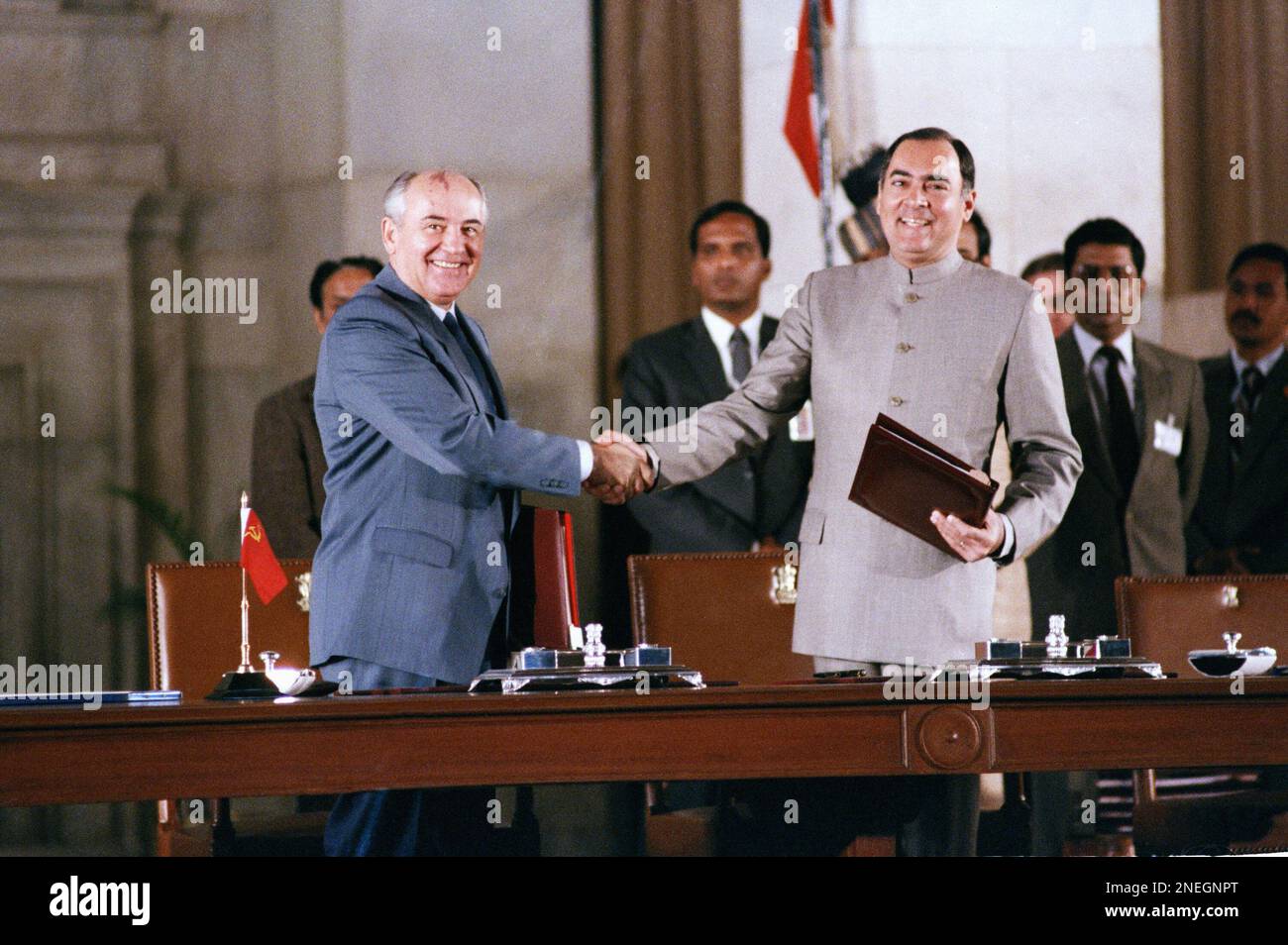 Soviet Communist Party general secretary Mikhail Gorbachev and Indian ...