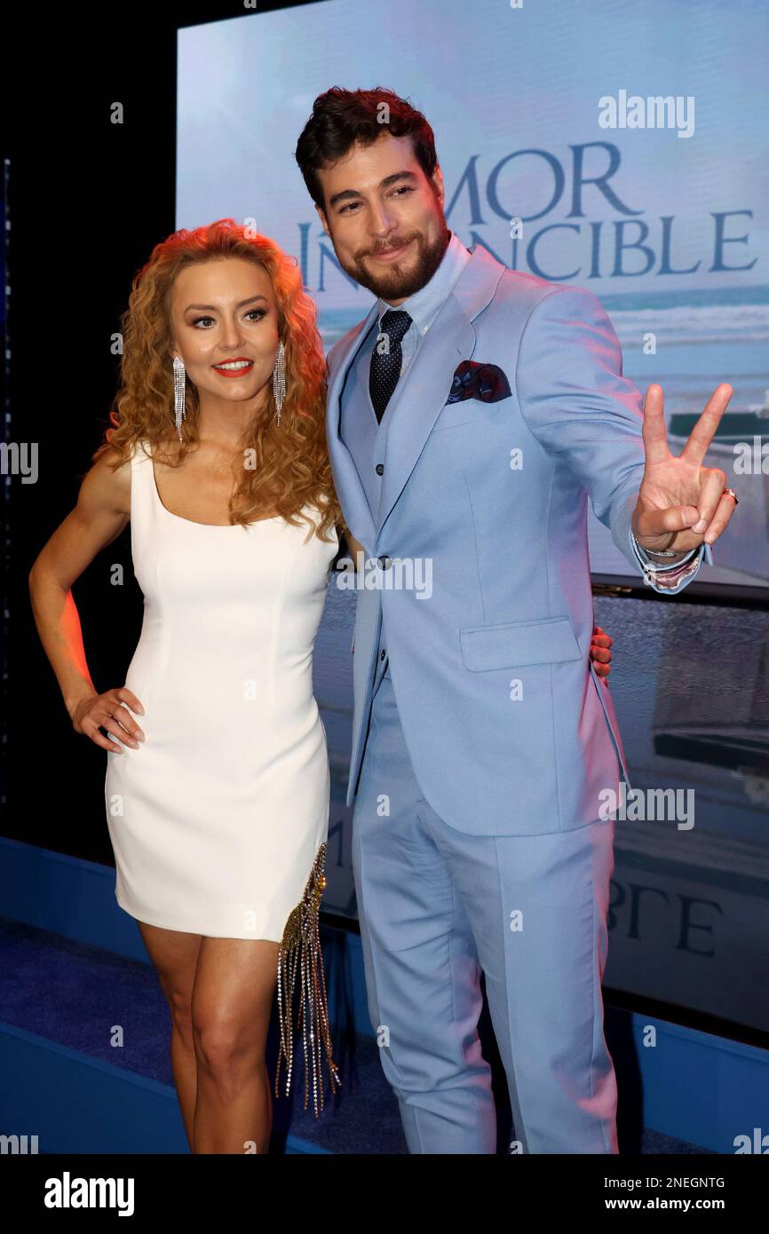 Premiere of the telenovela "El Amor Invencible" at Foro 15 of Televisa ...