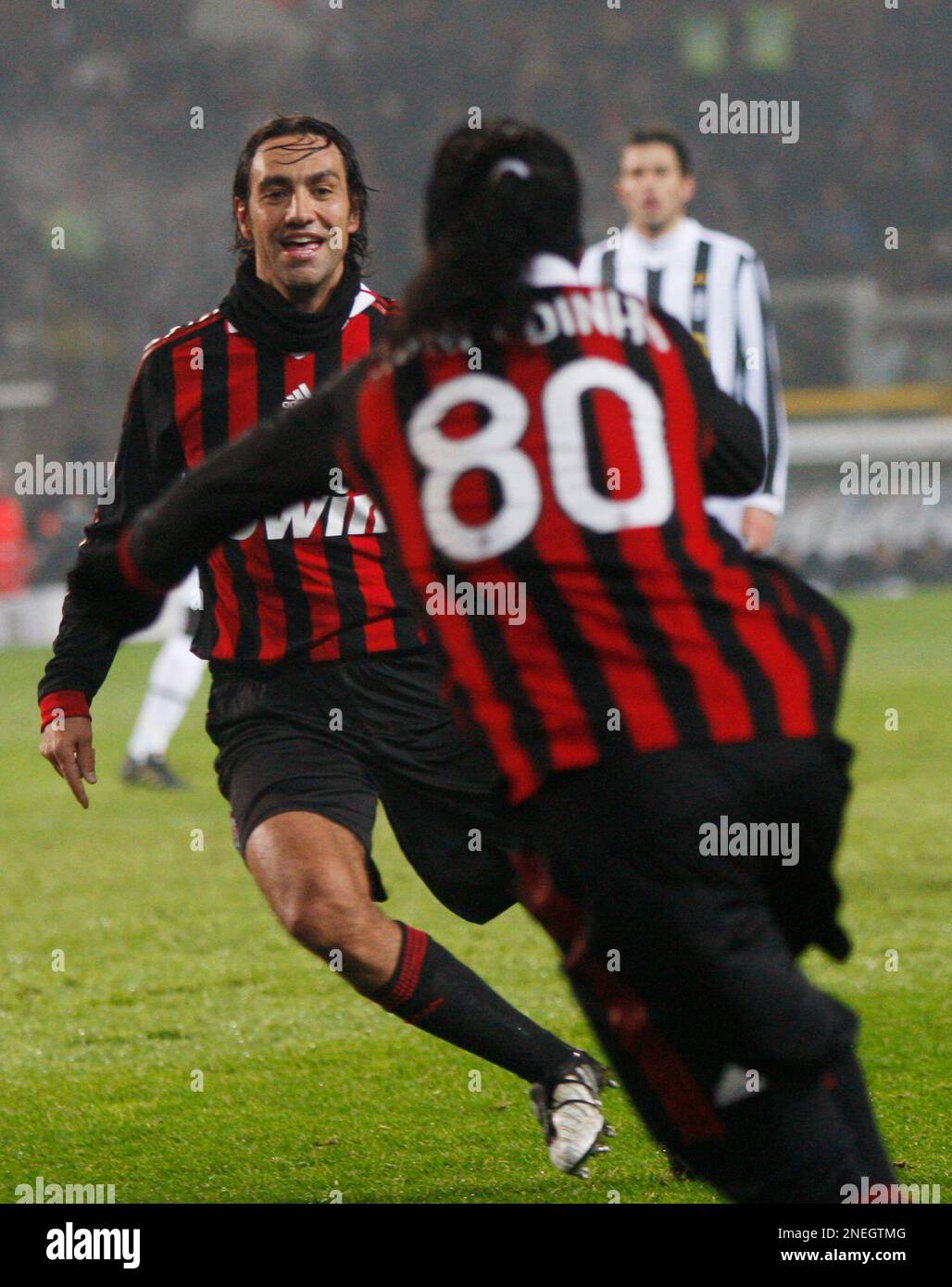 AC Milan Brazilian forward Ronaldinho , back to camera n. 80 ...