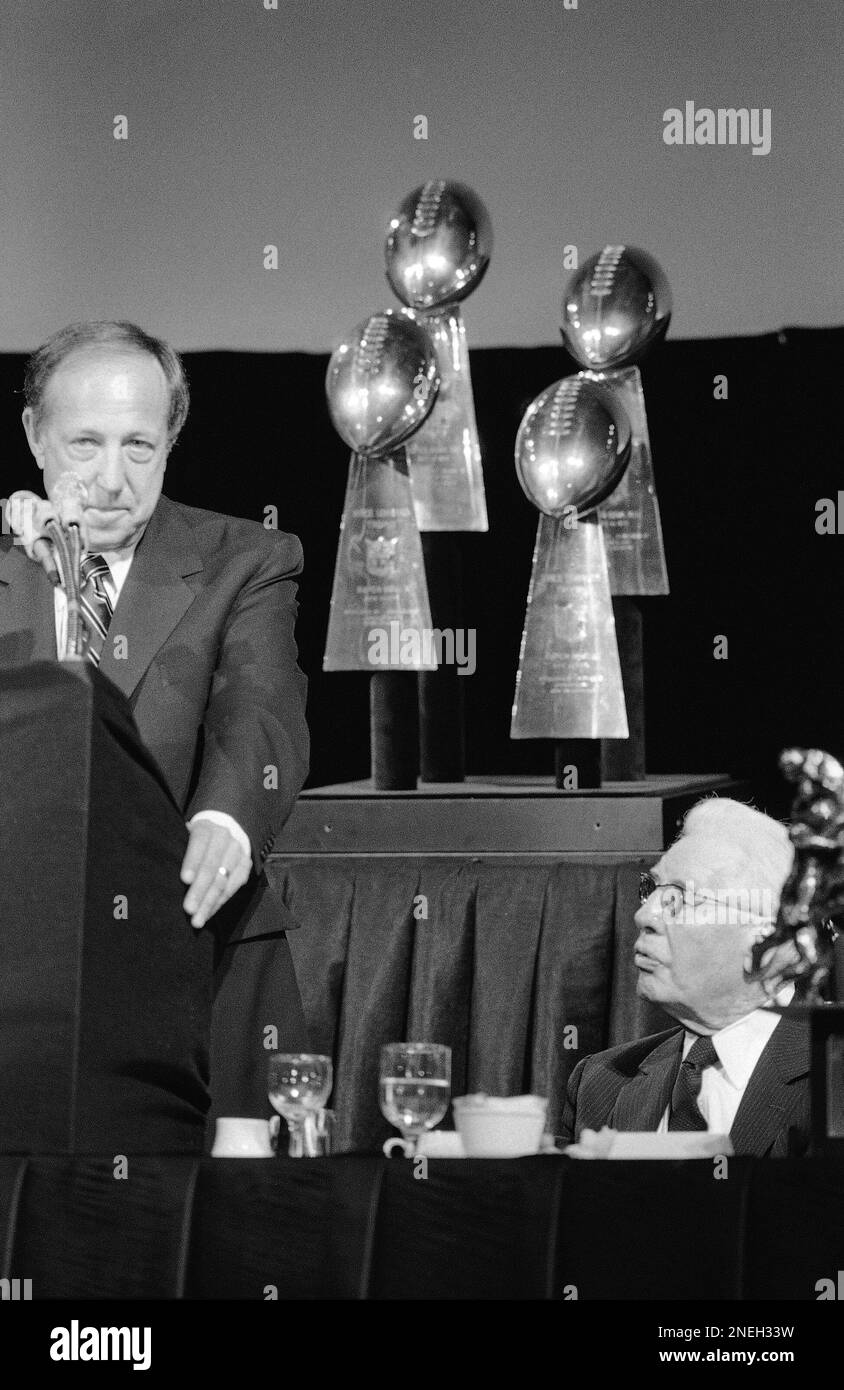 National Football League Commissioner Pete Rozelle, left, speaks to a ...