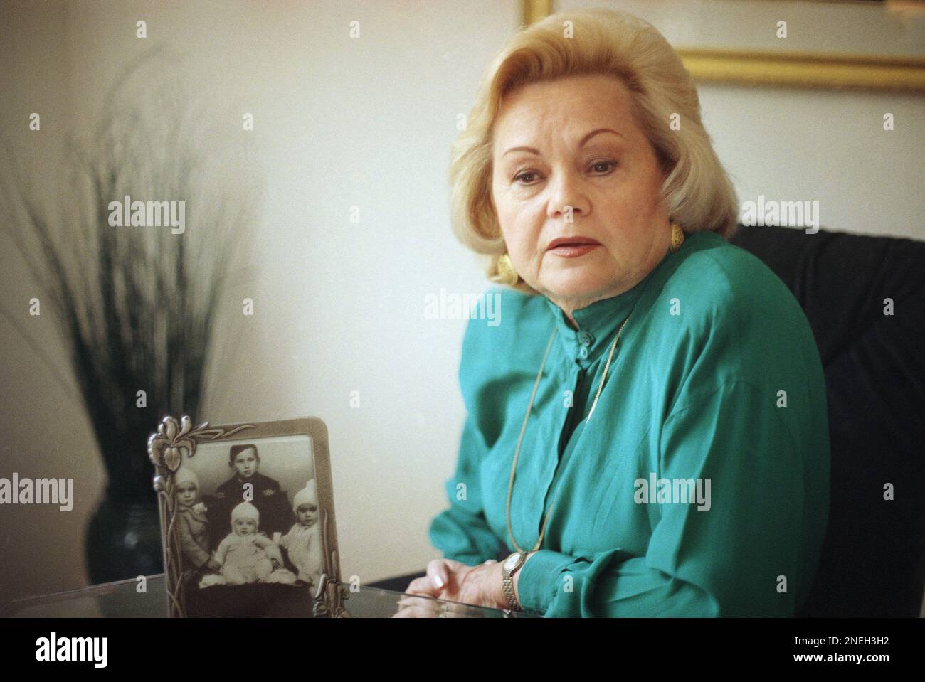 Greta Rhoads, who as a 10-year-old Jewish girl played with her sister ...