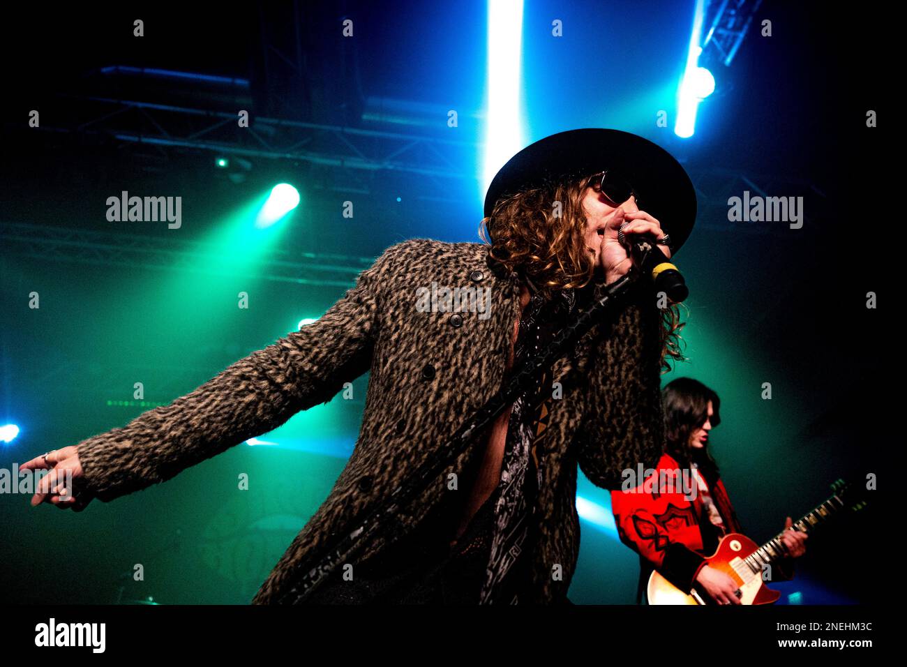 Dirty honey singer hi-res stock photography and images - Alamy