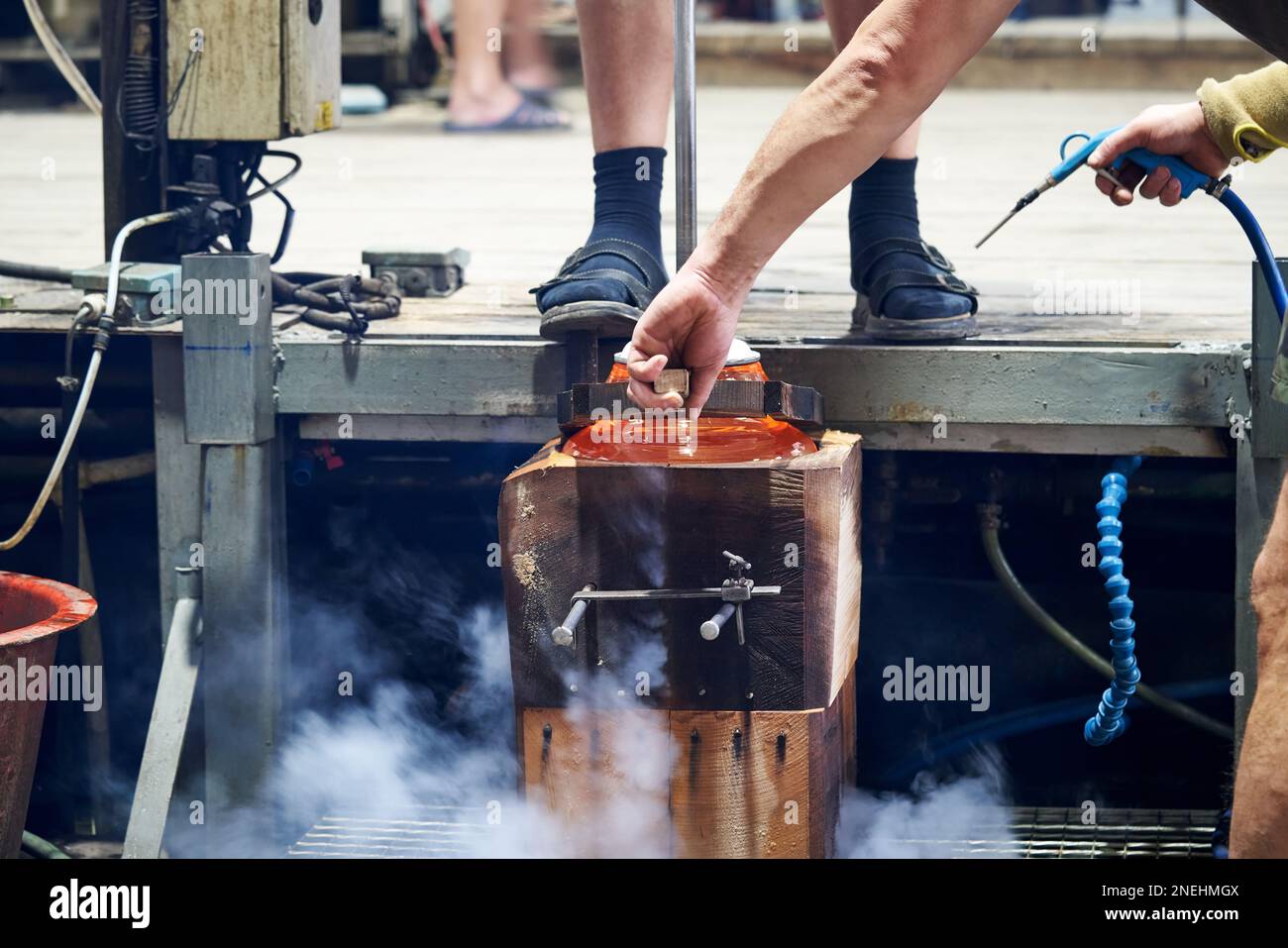 Hand production hi-res stock photography and images - Alamy