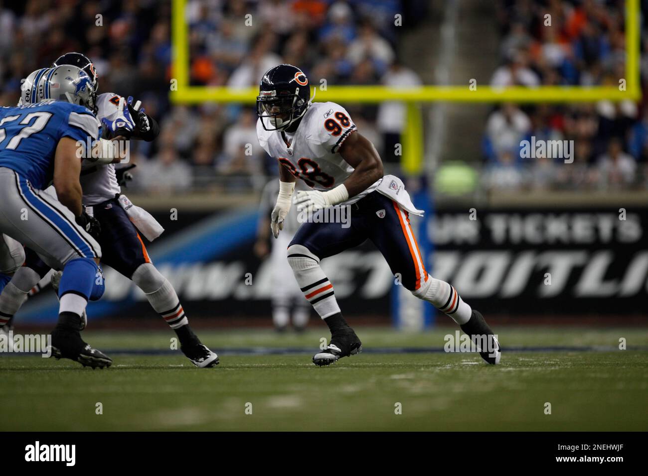 Chicago Bears linebacker Darrell McClover rushes against the Detroit ...