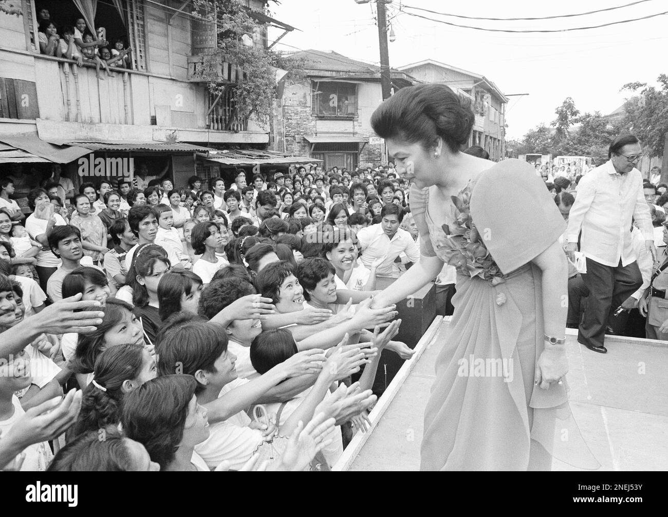 Philippines First Lady Imelda R. Marcos shakes hands with Manila ...