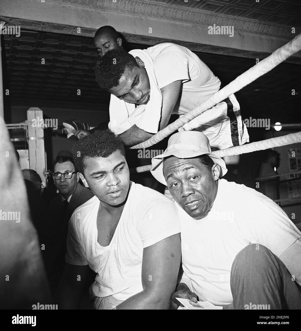 The side-long glance of man at right will recall memories of his movies ...