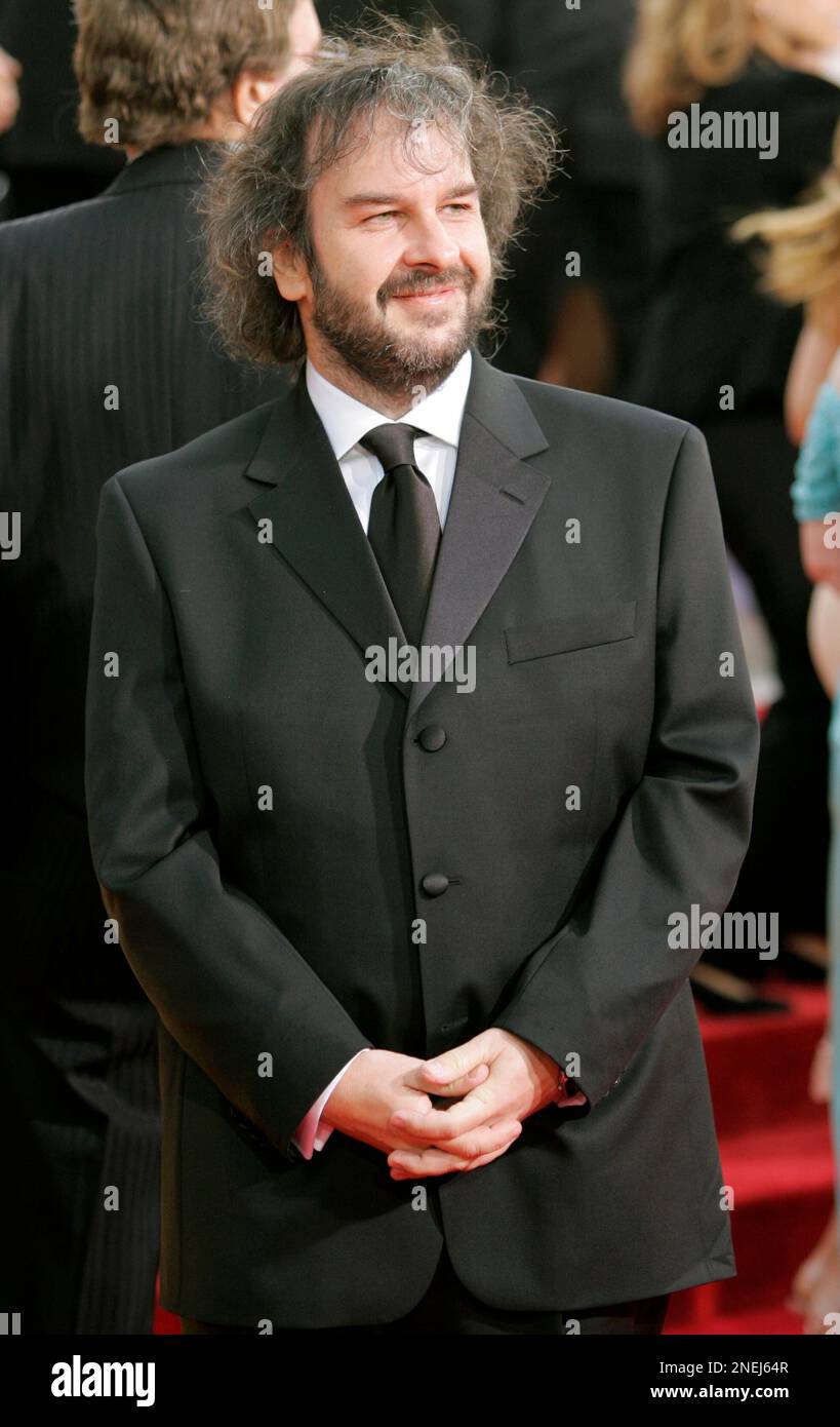 ARCHIV - Der britische Regisseur Peter Jackson trifft am 16. Januar 2006 zur Premiere des Films ...