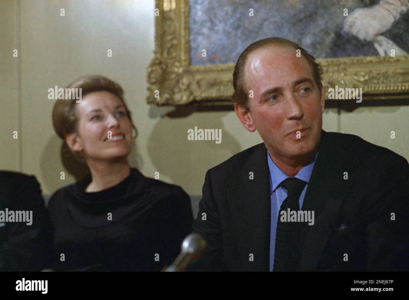 Thomas Hoving, director of the Metropolitan Museum of Art in New York ...