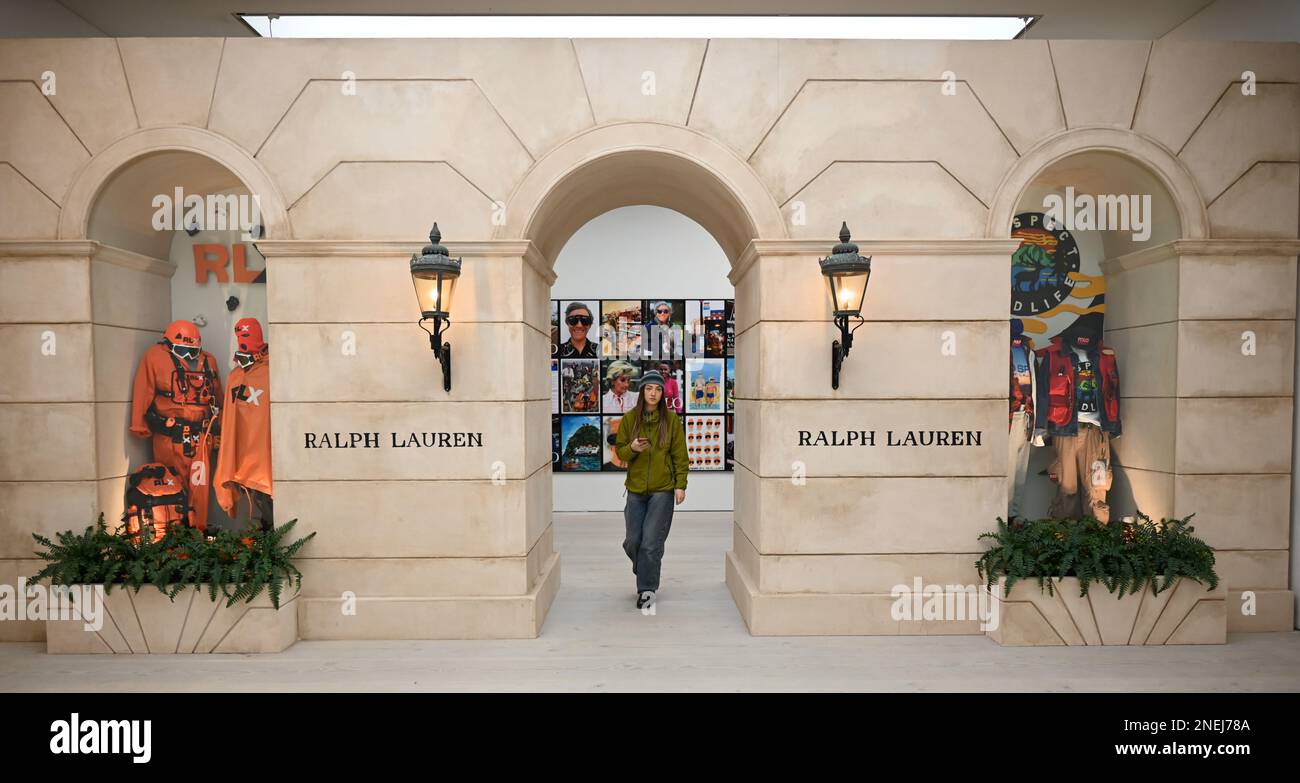 rom defiant train writers to powerful large-scale muralists, over 100 ...