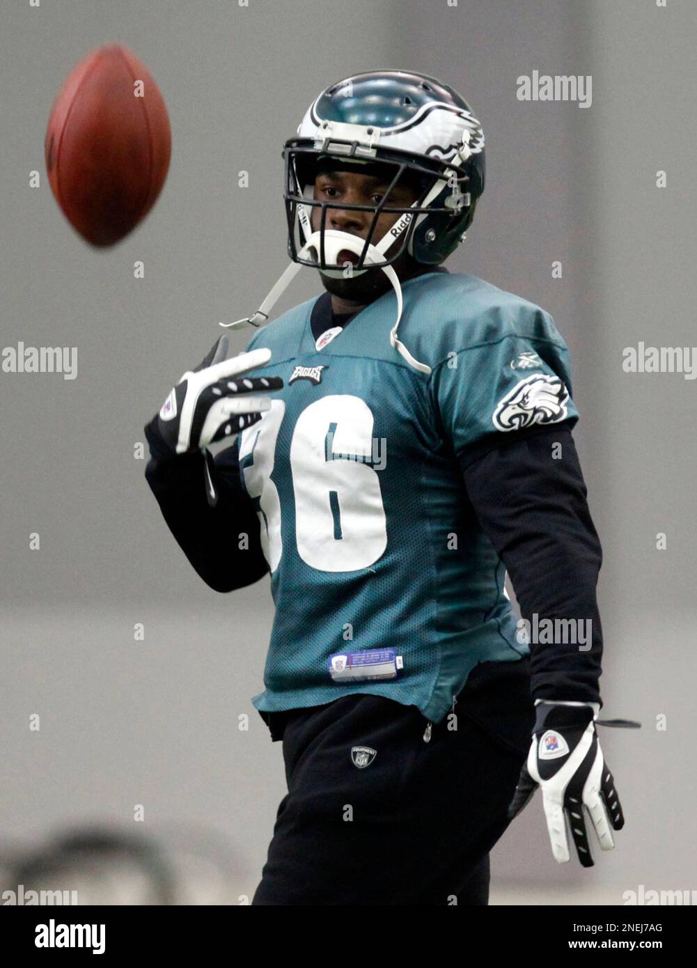 ** ALTERNATE CROP ** Philadelphia Eagles running back Brian Westbrook ...