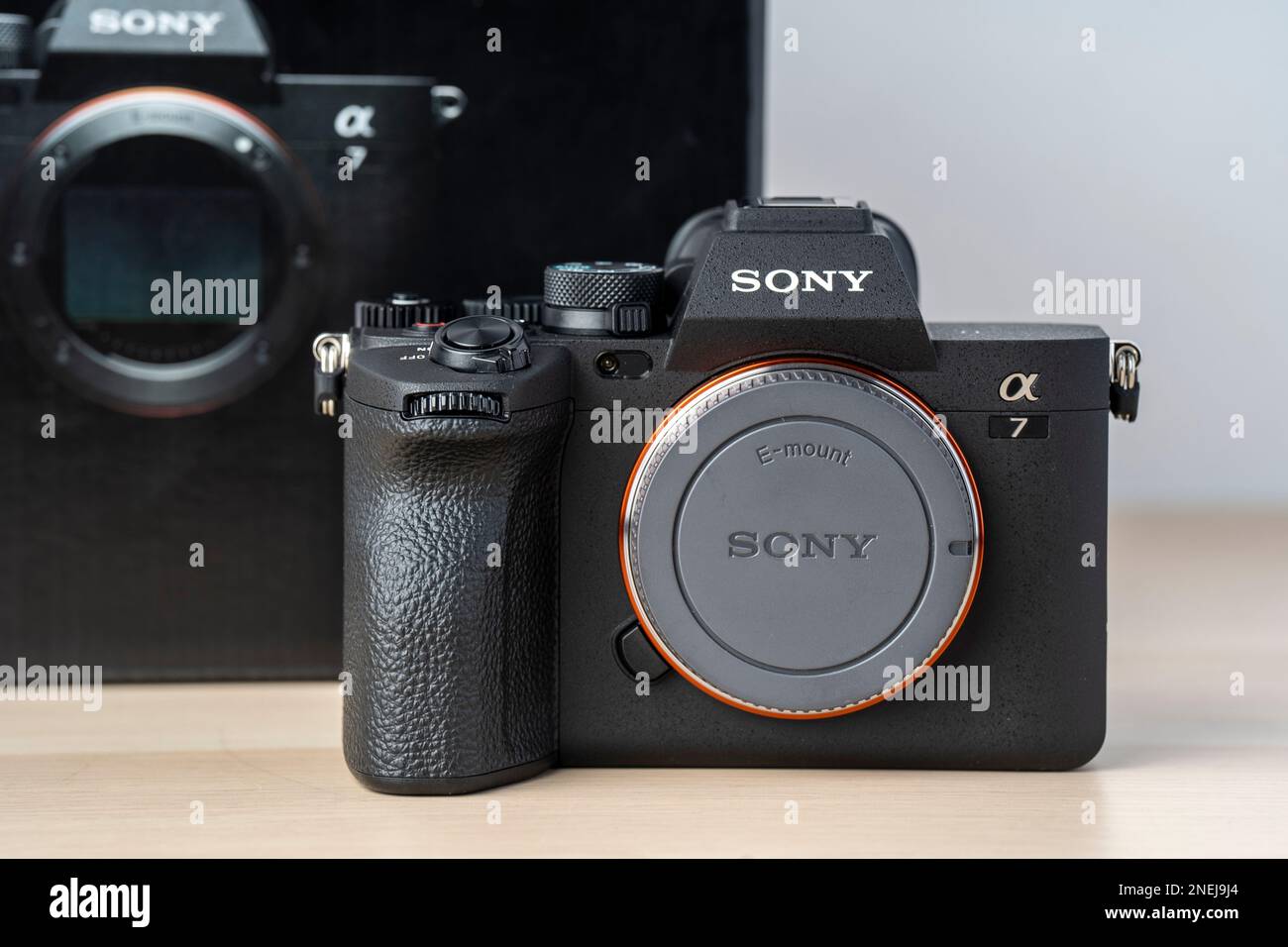 Sony Alpha a7 IV Full Frame hybrid MILC mirrorless camera, camera housing. The best mirrorless ...