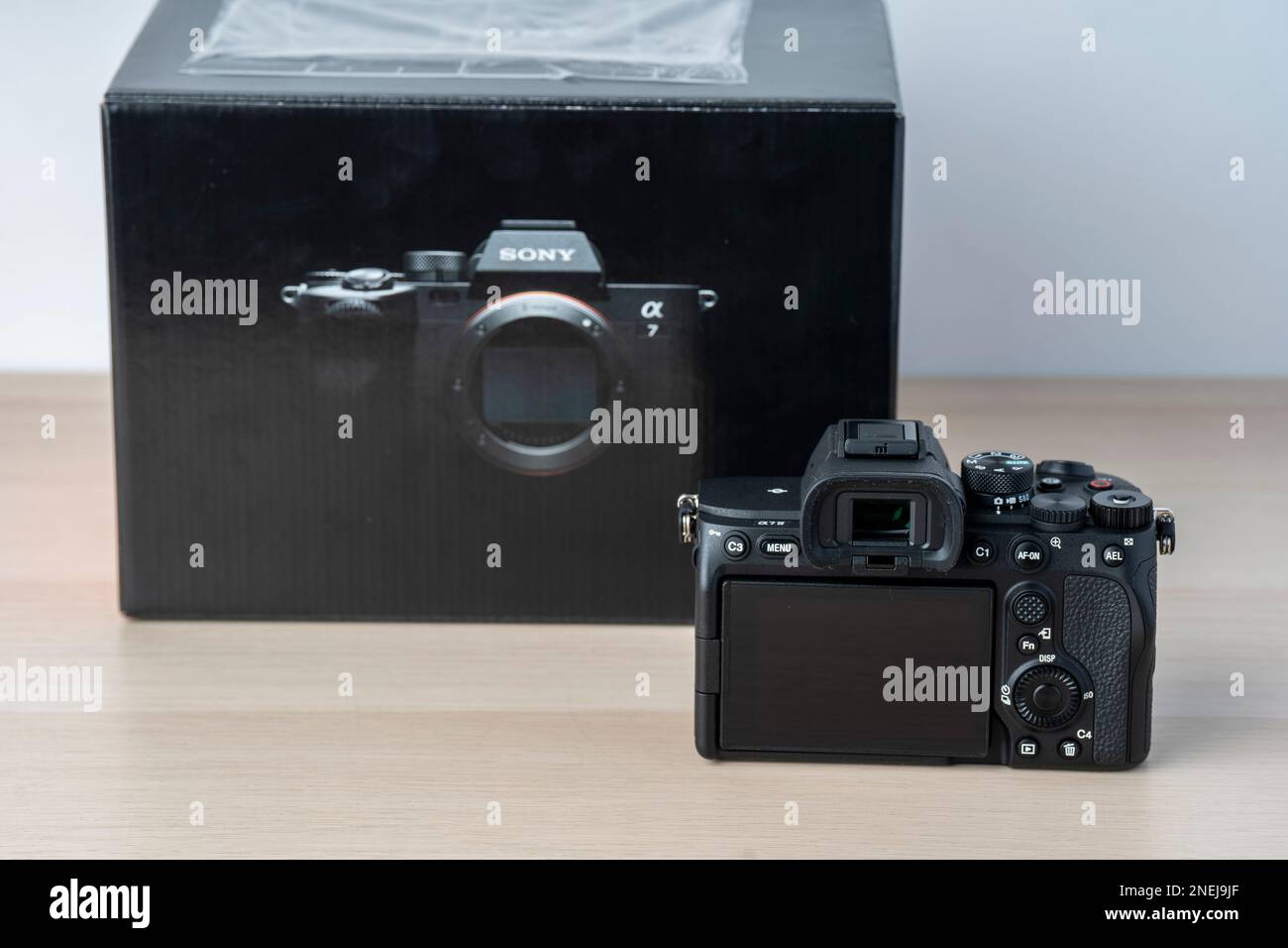 Sony Alpha a7 IV Full Frame hybrid MILC mirrorless camera, camera housing. The best mirrorless ...