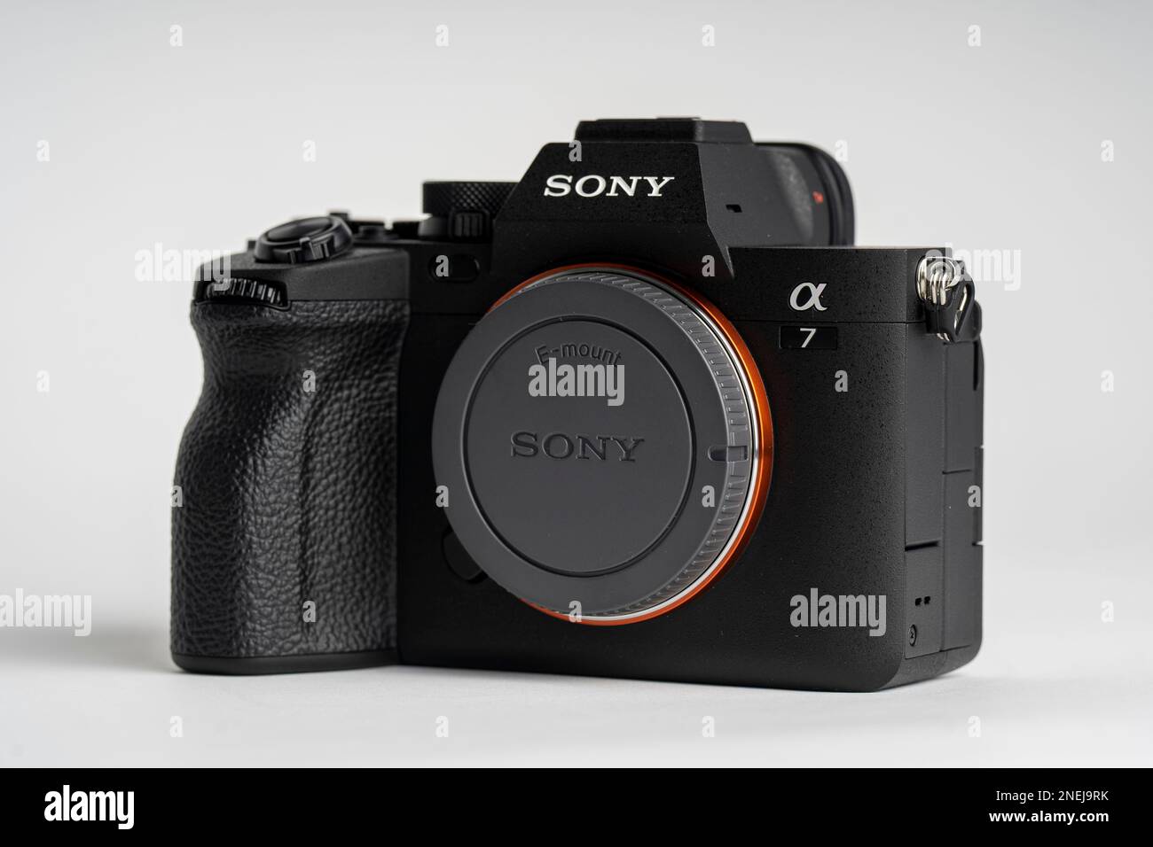 Sony Alpha a7 IV Full Frame hybrid MILC mirrorless camera, camera ...
