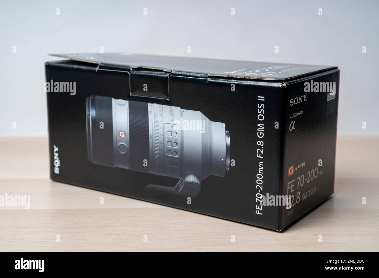 The G-Master Sony FE 70-200mm f2.8 GM OSS II is a new lens in the box ...