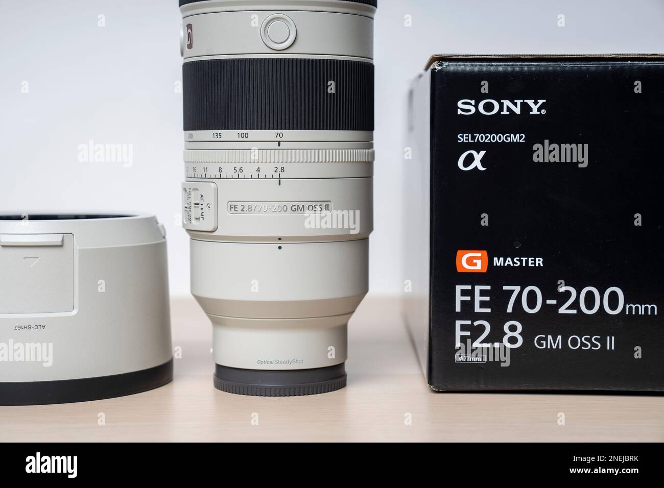 New G-Master Sony FE 70-200mm f2.8 GM OSS II lens and box. Unboxing ...