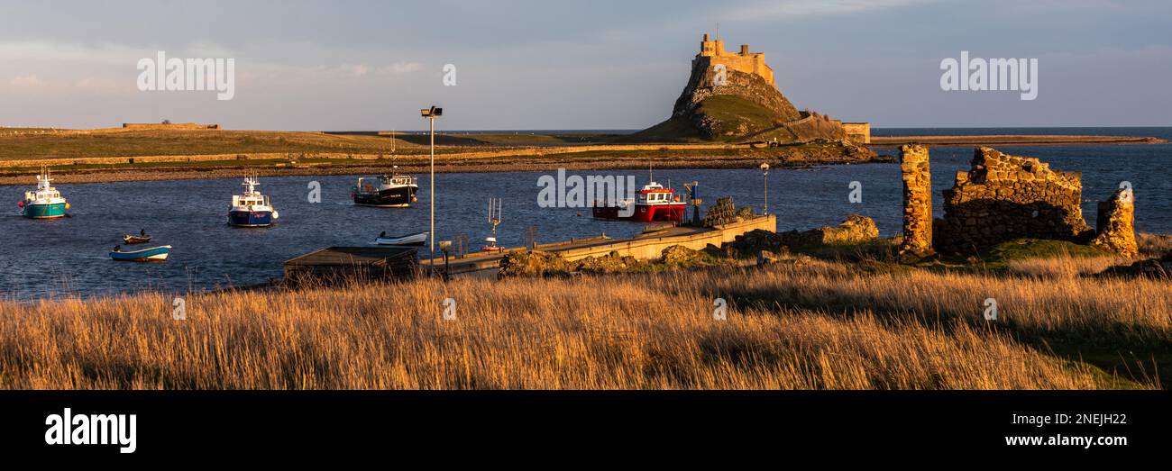 Holy island lindisfarne castle causeway hi-res stock photography and ...