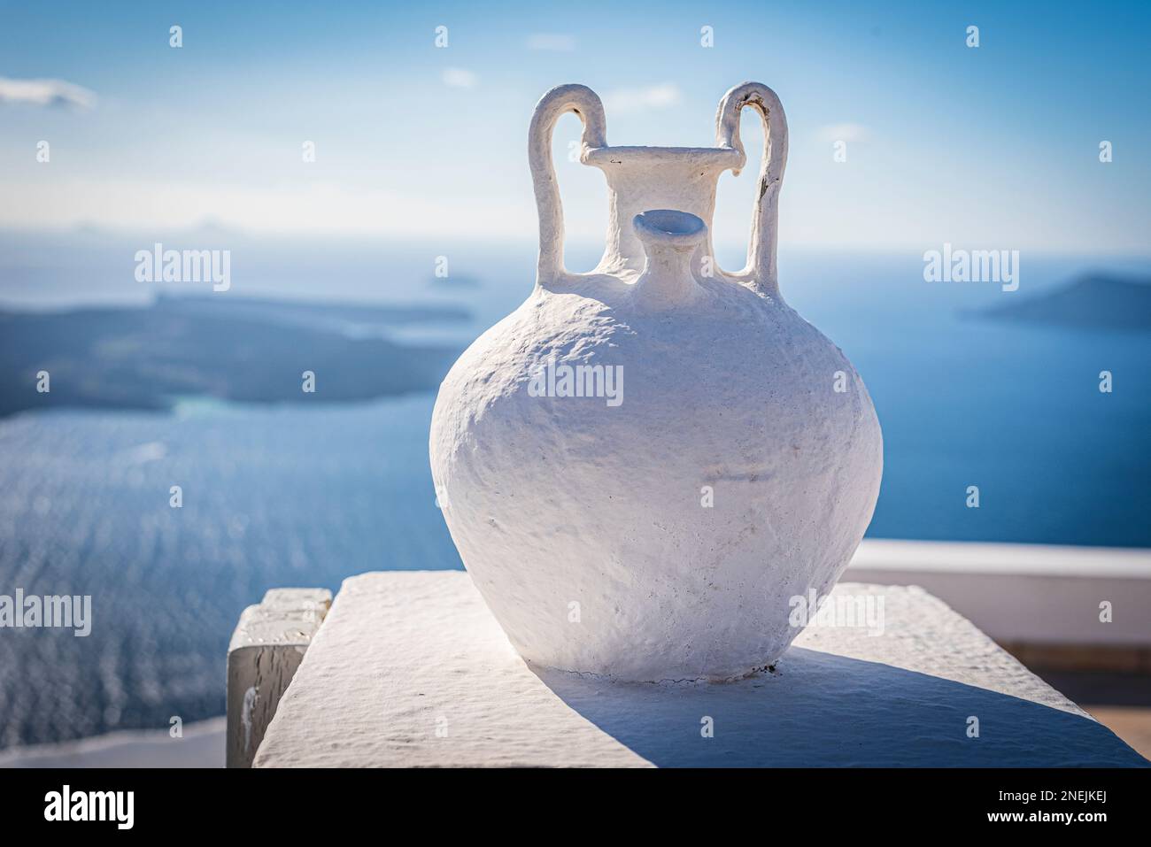 Amphora santorini hi-res stock photography and images - Alamy