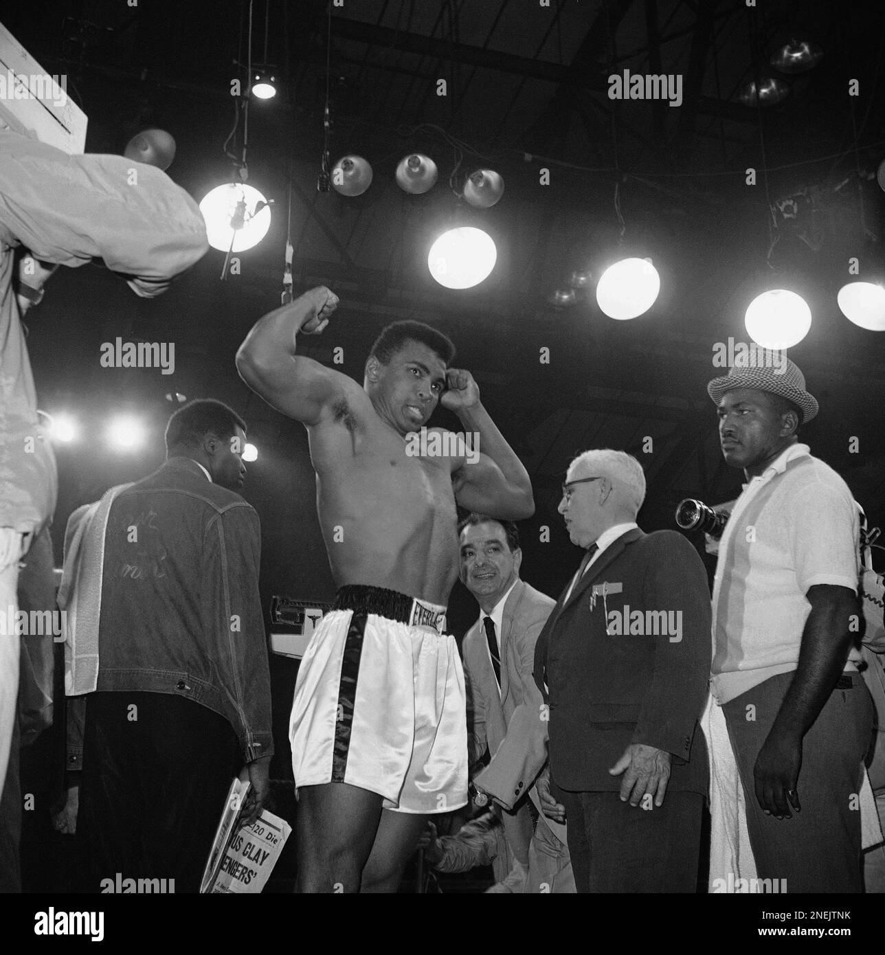 Muhammad Ali Sonny Liston Weigh In