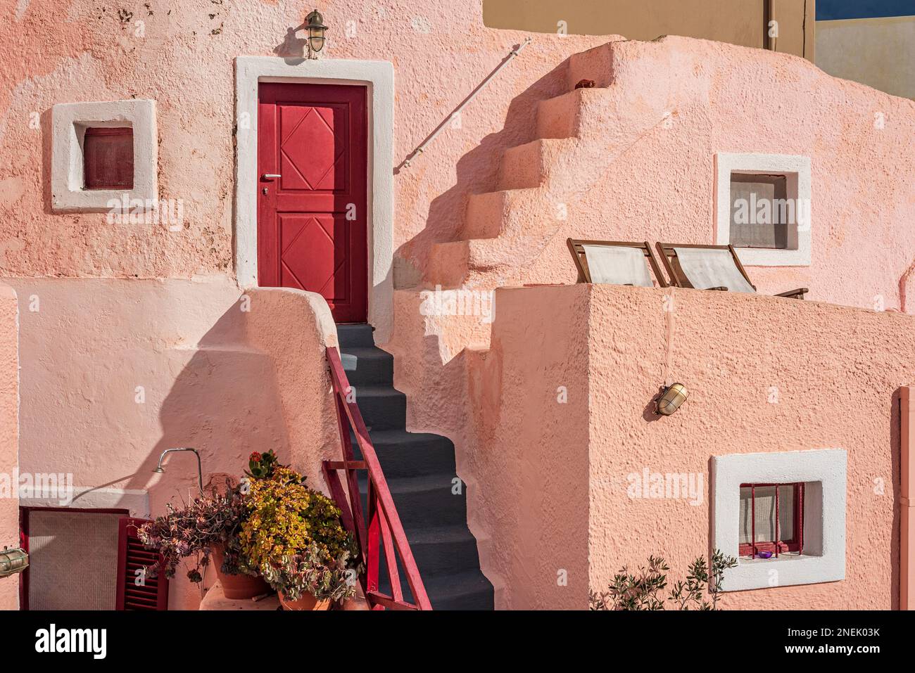 Picturesque home in Oia village, Santorini Stock Photo - Alamy