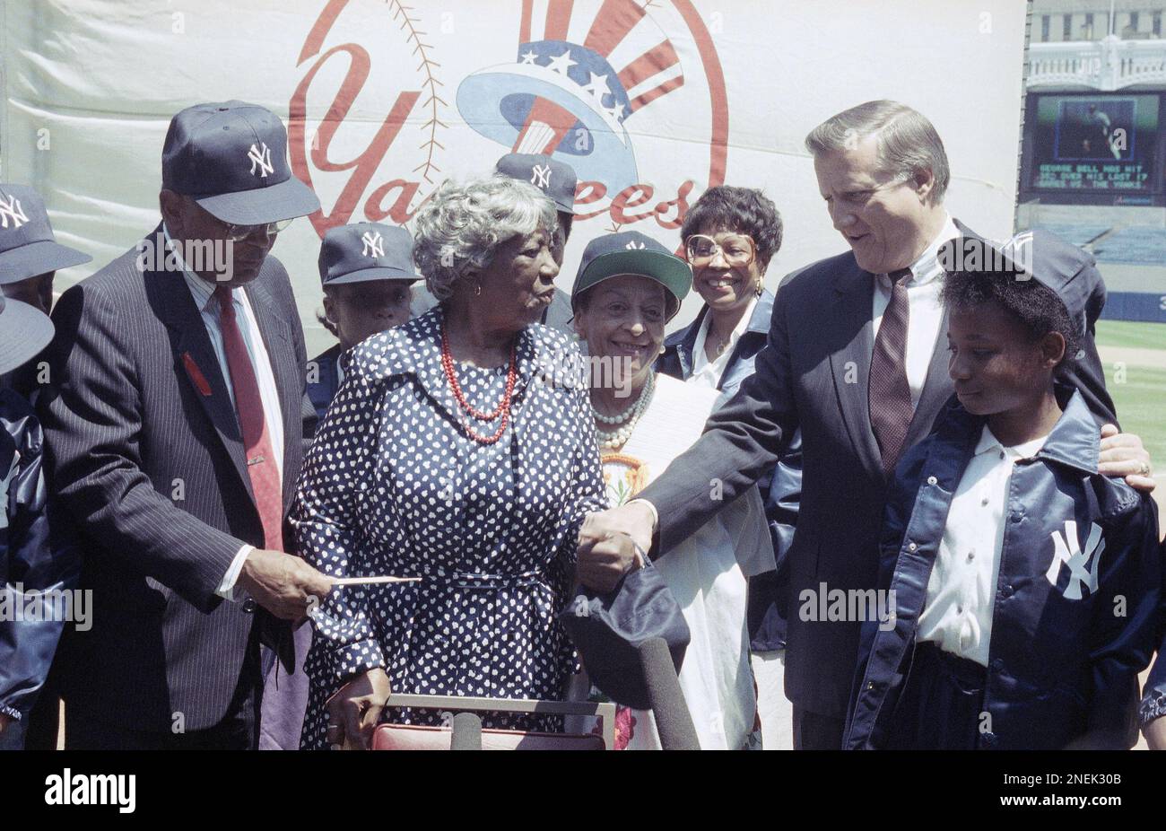 New York Yankees owner George Steinbrenner, second at right, and ...