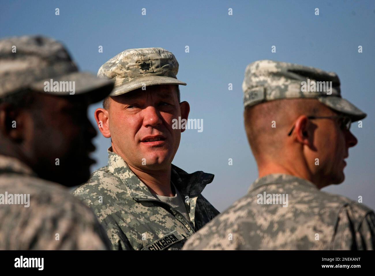 In this photo taken Nov. 26, 2009, Lt. Col. Thomas B. Gukeisen, center ...