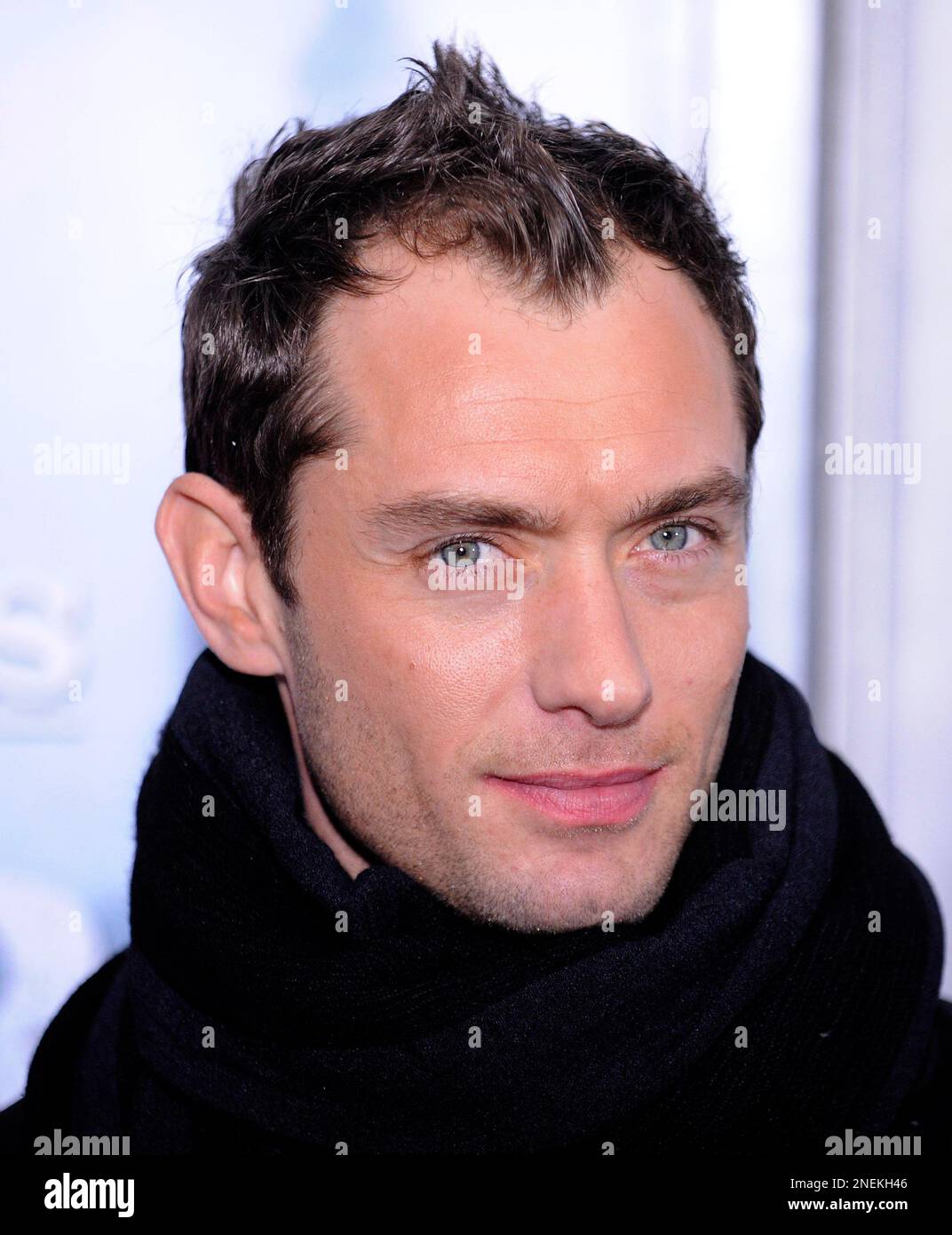 Actor Jude Law attends the premiere of "Sherlock Holmes" at Lincoln ...
