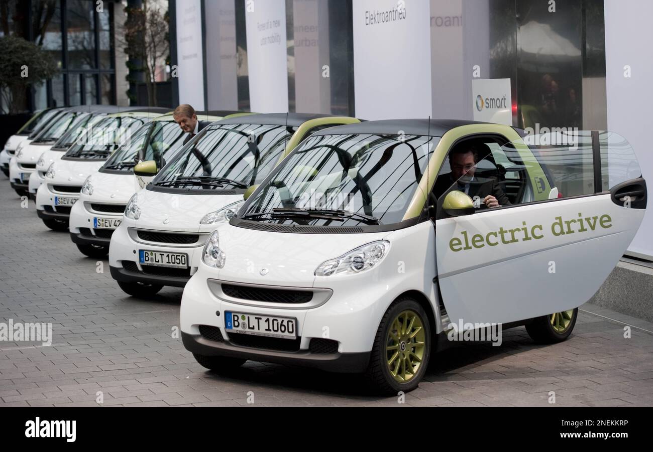 Die ersten zur Auslieferung stehenden Smart fortwo electric drive ...